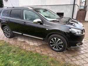 Black Nissan Qashqai 2012 in Riga, with an engine capacity of 2.00 L and mileage of 209 thousand km for 6950 €, photo 3 on AUTOMOTO.COM.LV