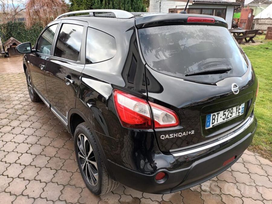Black Nissan Qashqai 2012 in Riga, with an engine capacity of 2.00 L and mileage of 209 thousand km for 6950 €, photo 4 on AUTOMOTO.COM.LV