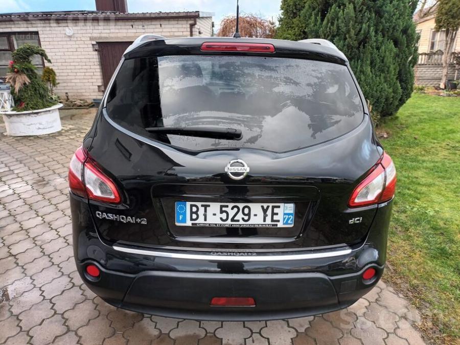 Black Nissan Qashqai 2012 in Riga, with an engine capacity of 2.00 L and mileage of 209 thousand km for 6950 €, photo 5 on AUTOMOTO.COM.LV