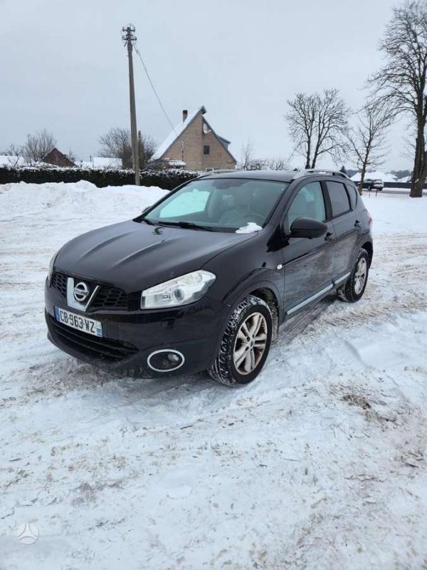 Melns Nissan Qashqai 2012 Tauragė, ar dzinēja tilpumu 1.60 L un nobraukumu 165 tūkst. km par 4600 €, foto 1 vietnē AUTOMOTO.COM.LV