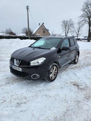 Melns Nissan Qashqai 2012 Tauragė, ar dzinēja tilpumu 1.60 L un nobraukumu 165 tūkst. km par 4600 €, foto  vietnē AUTOMOTO.COM.LV