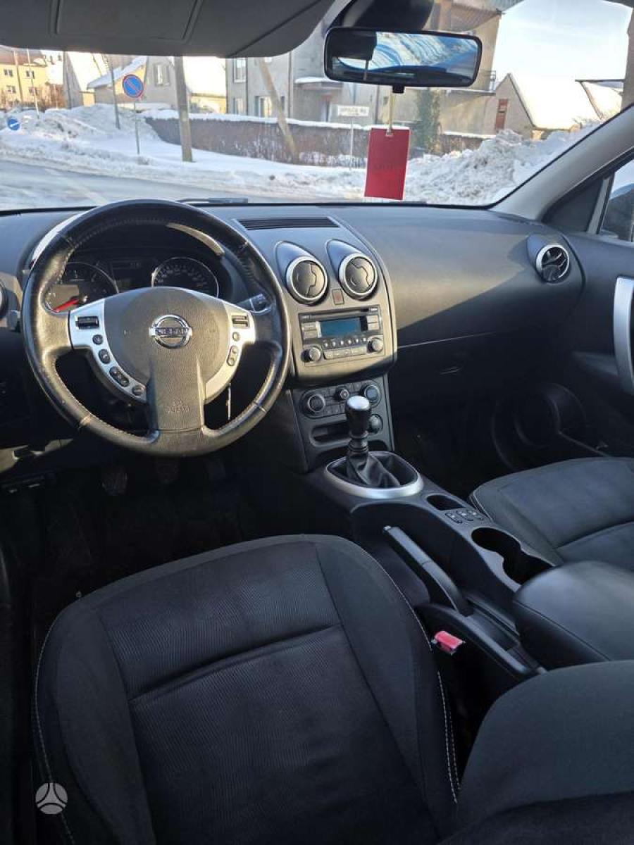 Melns Nissan Qashqai 2012 Kretinga, ar dzinēja tilpumu 1.46 L un nobraukumu 244 tūkst. km par 4600 €, foto 12 vietnē AUTOMOTO.COM.LV