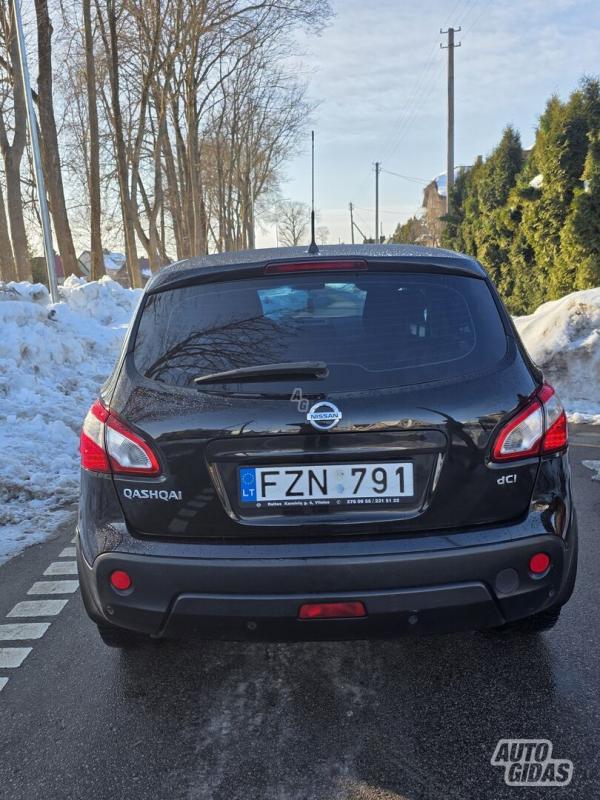 Black Nissan Qashqai 2012 in Kretinga, with an engine capacity of 1.50 L and mileage of 244 thousand km for 4600 €, photo 5 on AUTOMOTO.COM.LV