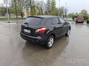 Black Nissan Qashqai 2012 in Jelgava, with an engine capacity of 1.50 L and mileage of 225 thousand km for 5300 €, photo  on AUTOMOTO.COM.LV