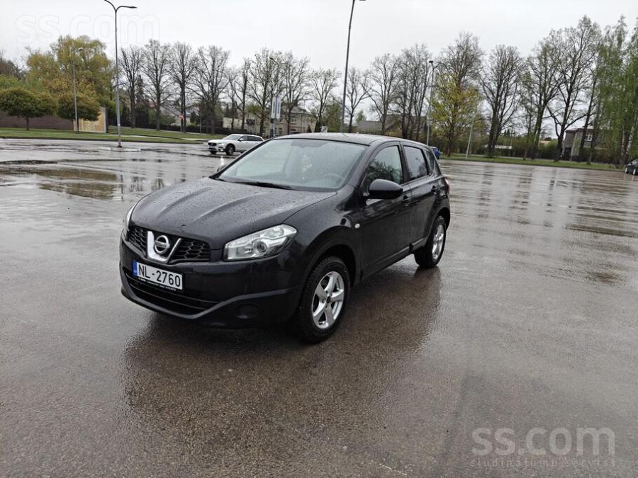 Black Nissan Qashqai 2012 in Jelgava, with an engine capacity of 1.50 L and mileage of 225 thousand km for 5300 €, photo 3 on AUTOMOTO.COM.LV