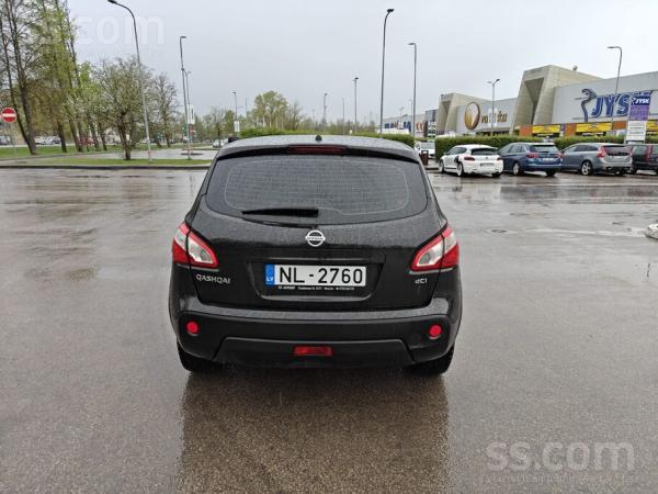 Black Nissan Qashqai 2012 in Jelgava, with an engine capacity of 1.50 L and mileage of 225 thousand km for 5300 €, photo 3 on AUTOMOTO.COM.LV