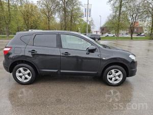 Black Nissan Qashqai 2012 in Jelgava, with an engine capacity of 1.50 L and mileage of 225 thousand km for 5300 €, photo 6 on AUTOMOTO.COM.LV