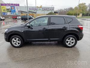 Black Nissan Qashqai 2012 in Jelgava, with an engine capacity of 1.50 L and mileage of 225 thousand km for 5300 €, photo 7 on AUTOMOTO.COM.LV