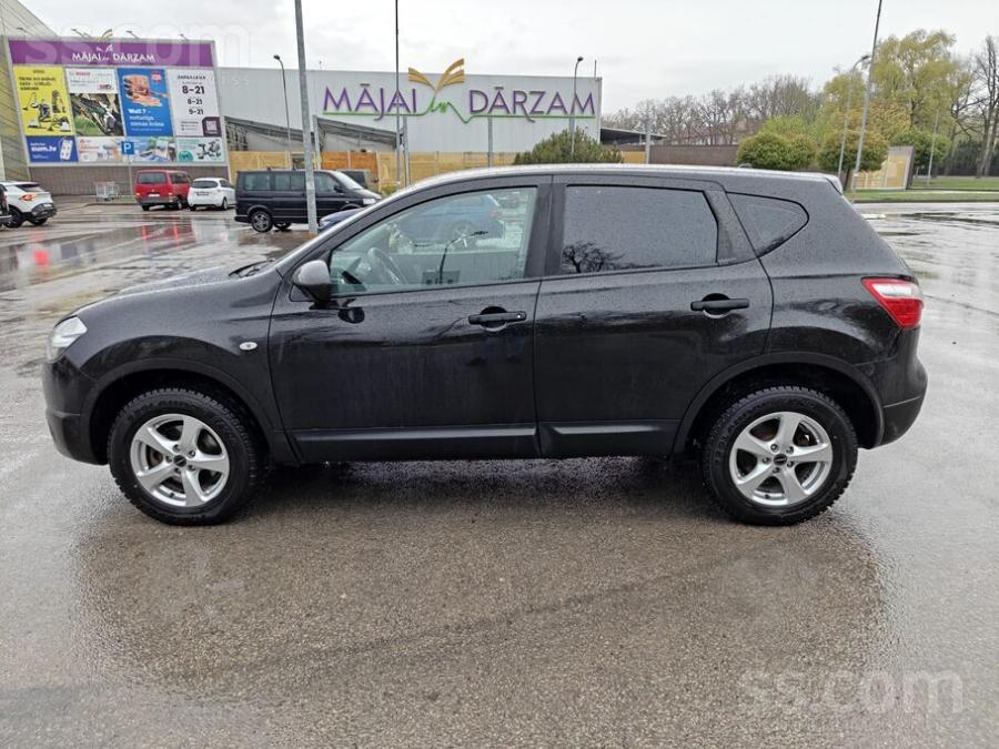 Black Nissan Qashqai 2012 in Jelgava, with an engine capacity of 1.50 L and mileage of 225 thousand km for 5300 €, photo 7 on AUTOMOTO.COM.LV