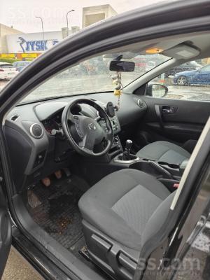 Black Nissan Qashqai 2012 in Jelgava, with an engine capacity of 1.50 L and mileage of 225 thousand km for 5300 €, photo 8 on AUTOMOTO.COM.LV