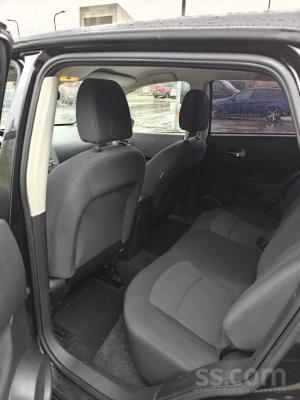 Black Nissan Qashqai 2012 in Jelgava, with an engine capacity of 1.50 L and mileage of 225 thousand km for 5300 €, photo 9 on AUTOMOTO.COM.LV