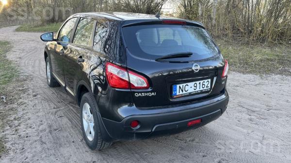Melns Nissan Qashqai 2012 Rīga, ar dzinēja tilpumu 1.50 L un nobraukumu 180 tūkst. km par 4400 €, foto 4 vietnē AUTOMOTO.COM.LV