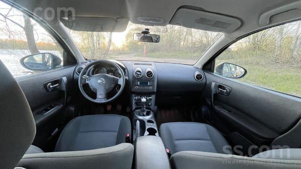 Melns Nissan Qashqai 2012 Rīga, ar dzinēja tilpumu 1.50 L un nobraukumu 180 tūkst. km par 4400 €, foto 5 vietnē AUTOMOTO.COM.LV