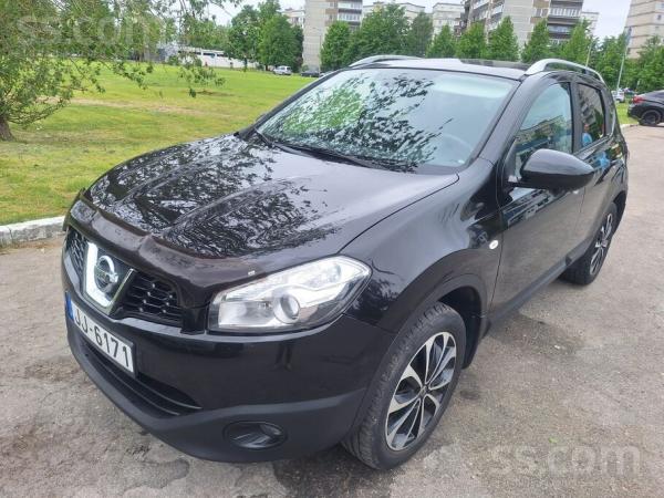 Melns Nissan Qashqai 2012 Rīga, ar dzinēja tilpumu 1.50 L un nobraukumu 129 tūkst. km par 5300 €, foto 1 vietnē AUTOMOTO.COM.LV