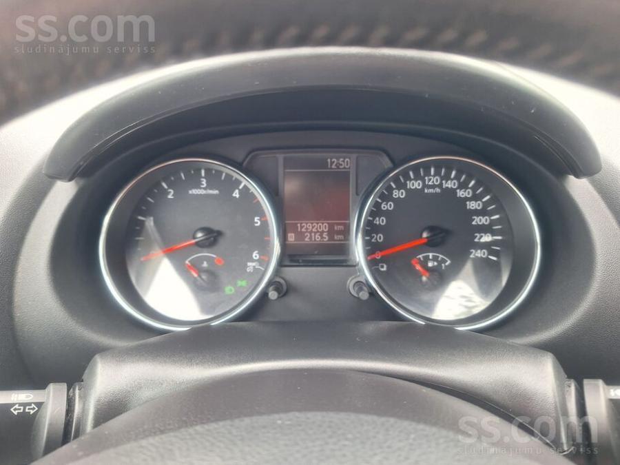 Melns Nissan Qashqai 2012 Rīga, ar dzinēja tilpumu 1.50 L un nobraukumu 129 tūkst. km par 5300 €, foto 4 vietnē AUTOMOTO.COM.LV