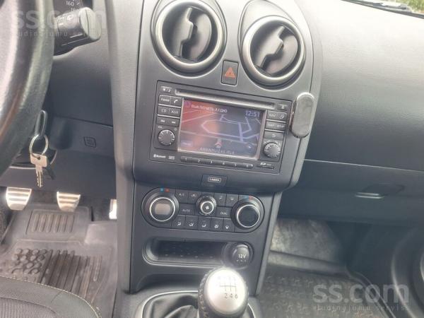 Melns Nissan Qashqai 2012 Rīga, ar dzinēja tilpumu 1.50 L un nobraukumu 129 tūkst. km par 5300 €, foto 4 vietnē AUTOMOTO.COM.LV
