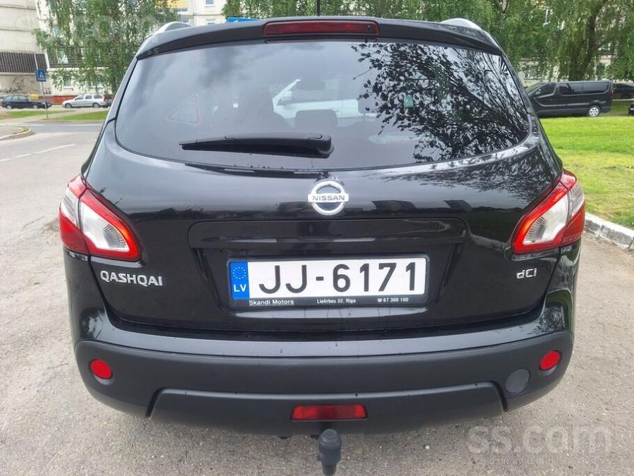 Melns Nissan Qashqai 2012 Rīga, ar dzinēja tilpumu 1.50 L un nobraukumu 129 tūkst. km par 5300 €, foto 6 vietnē AUTOMOTO.COM.LV