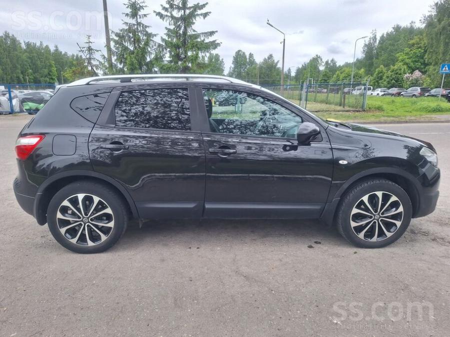 Melns Nissan Qashqai 2012 Rīga, ar dzinēja tilpumu 1.50 L un nobraukumu 129 tūkst. km par 5300 €, foto 7 vietnē AUTOMOTO.COM.LV