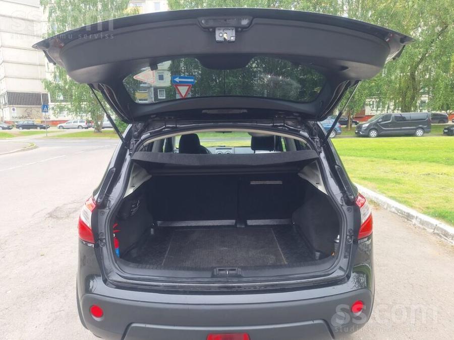 Melns Nissan Qashqai 2012 Rīga, ar dzinēja tilpumu 1.50 L un nobraukumu 129 tūkst. km par 5300 €, foto 9 vietnē AUTOMOTO.COM.LV