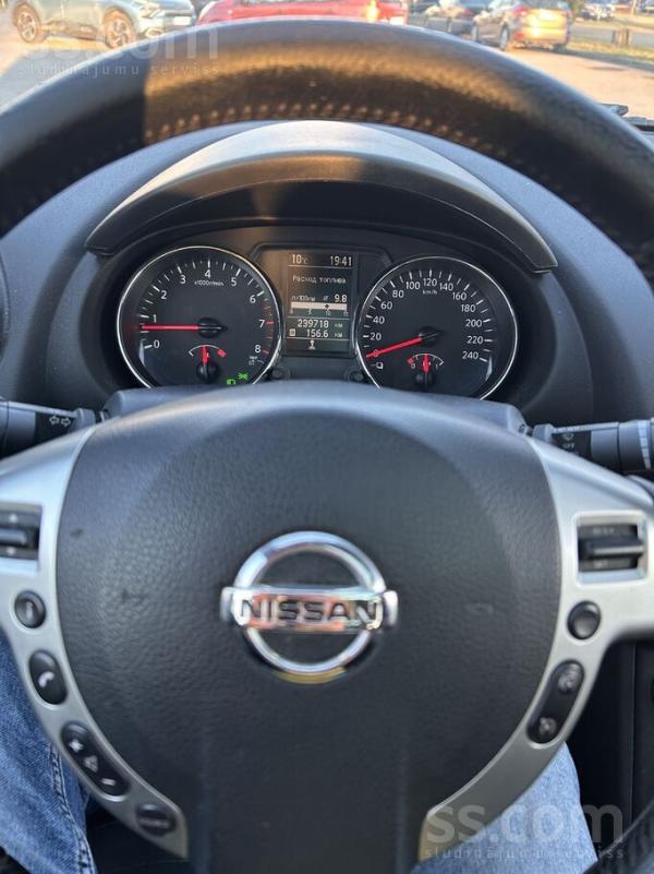 Black Nissan Qashqai 2012 in Riga, with an engine capacity of 2.00 L and mileage of 240 thousand km for 5250 €, photo 5 on AUTOMOTO.COM.LV