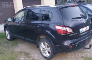 Melns Nissan Qashqai 2012 Jelgava, ar dzinēja tilpumu 1.60 L un nobraukumu 164 tūkst. km par 2999 €, foto 14 vietnē AUTOMOTO.COM.LV