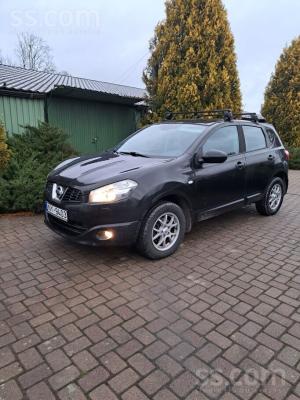 Melns Nissan Qashqai 2012 Rīga, ar dzinēja tilpumu 2.00 L un nobraukumu 164 tūkst. km par 5990 €, foto  vietnē AUTOMOTO.COM.LV