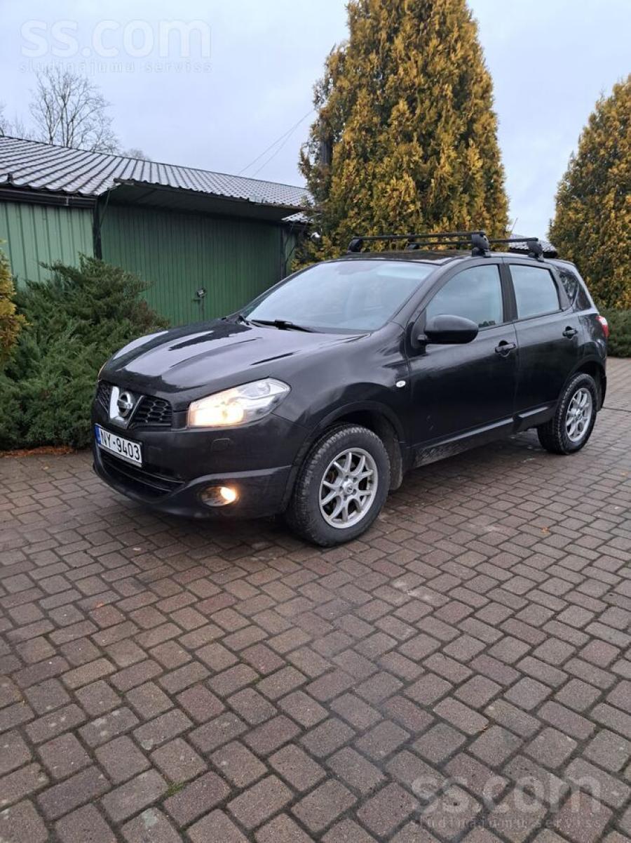 Black Nissan Qashqai 2012 in Riga, with an engine capacity of 2.00 L and mileage of 164 thousand km for 5990 €, photo 1 on AUTOMOTO.COM.LV