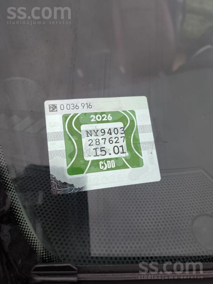 Black Nissan Qashqai 2012 in Riga, with an engine capacity of 2.00 L and mileage of 164 thousand km for 5990 €, photo 8 on AUTOMOTO.COM.LV