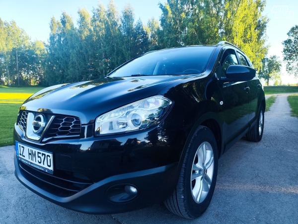 Black Nissan Qashqai 2012 in Mazeikiai, with an engine capacity of 2.00 L and mileage of 225 thousand km for 6300 €, photo 1 on AUTOMOTO.COM.LV