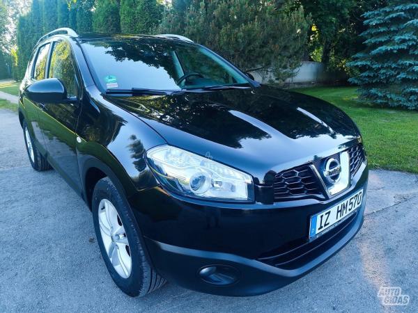 Black Nissan Qashqai 2012 in Mazeikiai, with an engine capacity of 2.00 L and mileage of 225 thousand km for 6300 €, photo 2 on AUTOMOTO.COM.LV