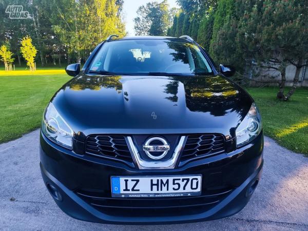 Black Nissan Qashqai 2012 in Mazeikiai, with an engine capacity of 2.00 L and mileage of 225 thousand km for 6300 €, photo 3 on AUTOMOTO.COM.LV
