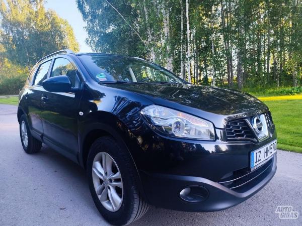 Black Nissan Qashqai 2012 in Mazeikiai, with an engine capacity of 2.00 L and mileage of 225 thousand km for 6300 €, photo 4 on AUTOMOTO.COM.LV