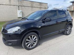 Melns Nissan Qashqai 2012 Tauragė, ar dzinēja tilpumu 2.00 L un nobraukumu 234 tūkst. km par 3200 €, foto  vietnē AUTOMOTO.COM.LV