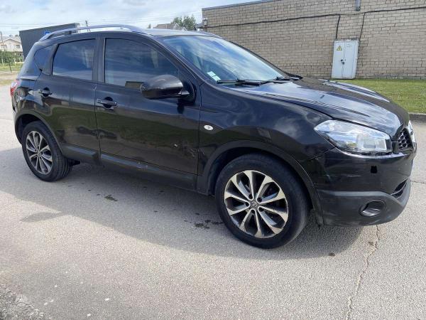 Melns Nissan Qashqai 2012 Tauragė, ar dzinēja tilpumu 2.00 L un nobraukumu 234 tūkst. km par 3200 €, foto 5 vietnē AUTOMOTO.COM.LV