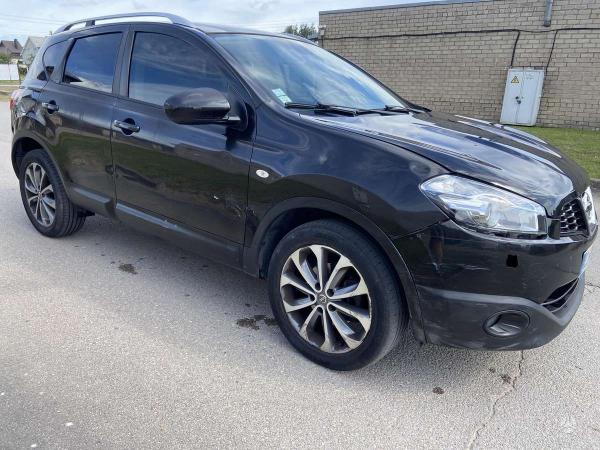 Melns Nissan Qashqai 2012 Tauragė, ar dzinēja tilpumu 2.00 L un nobraukumu 234 tūkst. km par 3200 €, foto 6 vietnē AUTOMOTO.COM.LV