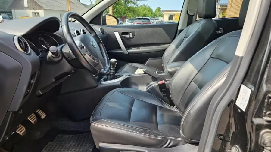 Melns Nissan Qashqai 2012 Rīga, ar dzinēja tilpumu 1.60 L un nobraukumu 227 tūkst. km par 7550 €, foto 10 vietnē AUTOMOTO.COM.LV