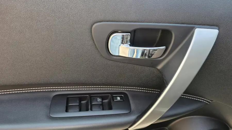 Melns Nissan Qashqai 2012 Rīga, ar dzinēja tilpumu 1.60 L un nobraukumu 227 tūkst. km par 7550 €, foto 13 vietnē AUTOMOTO.COM.LV