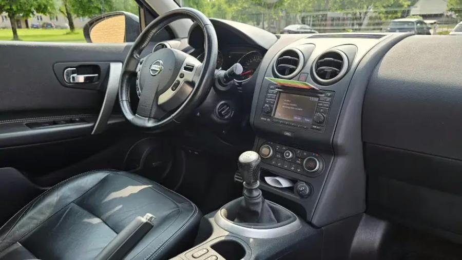 Melns Nissan Qashqai 2012 Rīga, ar dzinēja tilpumu 1.60 L un nobraukumu 227 tūkst. km par 7550 €, foto 26 vietnē AUTOMOTO.COM.LV