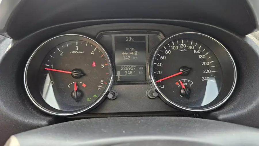 Melns Nissan Qashqai 2012 Rīga, ar dzinēja tilpumu 1.60 L un nobraukumu 227 tūkst. km par 7550 €, foto 30 vietnē AUTOMOTO.COM.LV