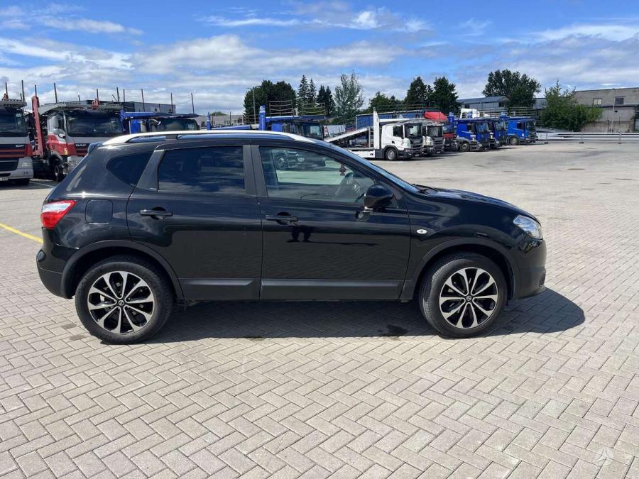 Melns Nissan Qashqai 2012 Tauragė, ar dzinēja tilpumu 1.60 L un nobraukumu 272 tūkst. km par 4200 €, foto 3 vietnē AUTOMOTO.COM.LV