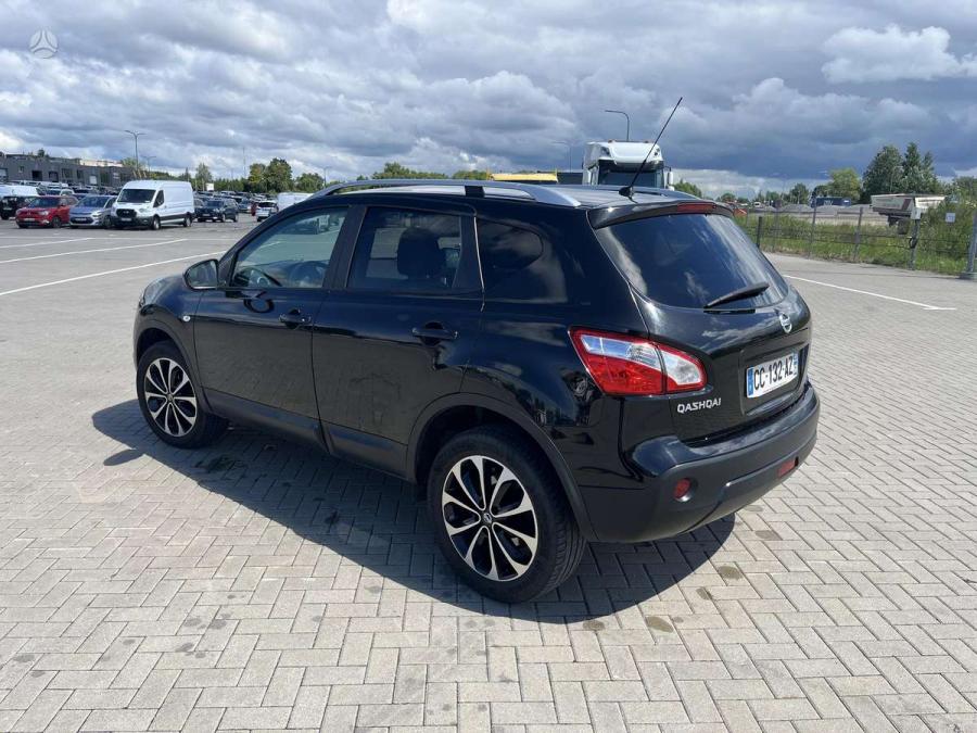Melns Nissan Qashqai 2012 Tauragė, ar dzinēja tilpumu 1.60 L un nobraukumu 272 tūkst. km par 4200 €, foto 6 vietnē AUTOMOTO.COM.LV