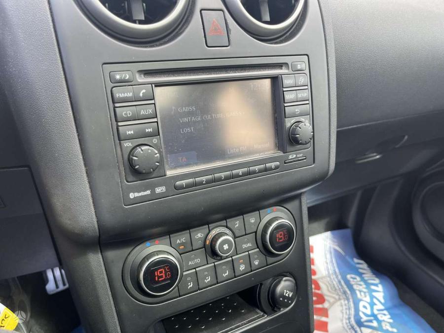 Melns Nissan Qashqai 2012 Tauragė, ar dzinēja tilpumu 1.60 L un nobraukumu 272 tūkst. km par 4200 €, foto 19 vietnē AUTOMOTO.COM.LV