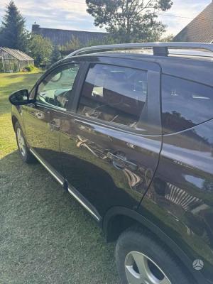 Black Nissan Qashqai 2012 in Klaipeda, with an engine capacity of 1.60 L and mileage of 218 thousand km for 4000 €, photo 5 on AUTOMOTO.COM.LV