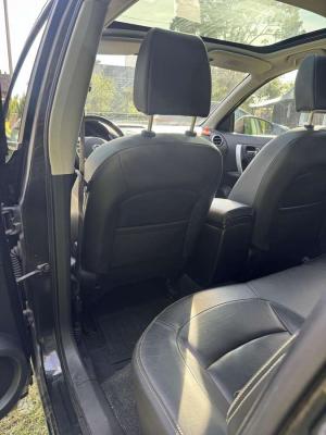 Black Nissan Qashqai 2012 in Klaipeda, with an engine capacity of 1.60 L and mileage of 218 thousand km for 4000 €, photo 7 on AUTOMOTO.COM.LV