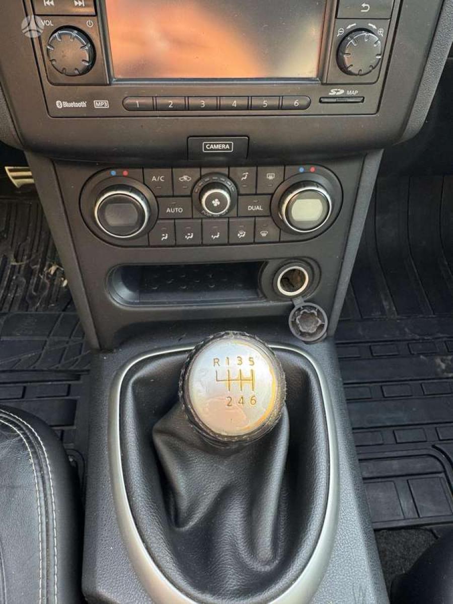 Black Nissan Qashqai 2012 in Klaipeda, with an engine capacity of 1.60 L and mileage of 218 thousand km for 4000 €, photo 17 on AUTOMOTO.COM.LV