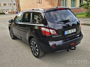 Black Nissan Qashqai 2012 in Jekabpils, with an engine capacity of 2.00 L and mileage of 285 thousand km for 6490 €, photo 10 on AUTOMOTO.COM.LV