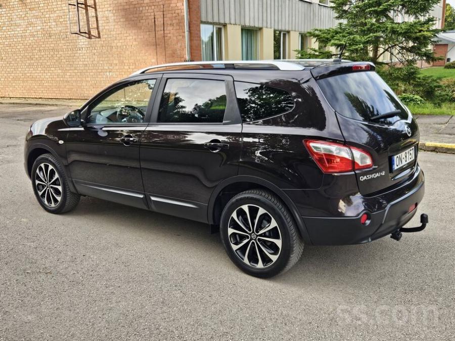 Black Nissan Qashqai 2012 in Jekabpils, with an engine capacity of 2.00 L and mileage of 285 thousand km for 6490 €, photo 11 on AUTOMOTO.COM.LV