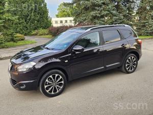 Black Nissan Qashqai 2012 in Jekabpils, with an engine capacity of 2.00 L and mileage of 285 thousand km for 6490 €, photo 13 on AUTOMOTO.COM.LV