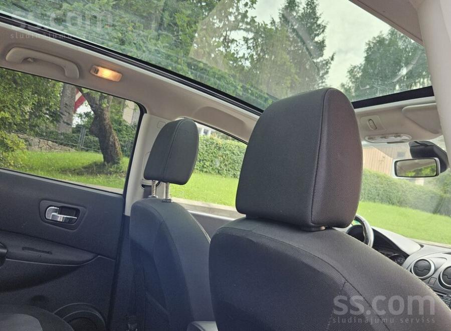 Black Nissan Qashqai 2012 in Jekabpils, with an engine capacity of 2.00 L and mileage of 285 thousand km for 6490 €, photo 23 on AUTOMOTO.COM.LV
