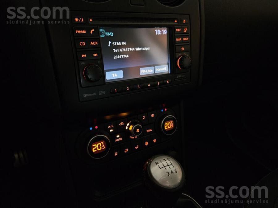 Black Nissan Qashqai 2012 in Jekabpils, with an engine capacity of 2.00 L and mileage of 285 thousand km for 6490 €, photo 27 on AUTOMOTO.COM.LV